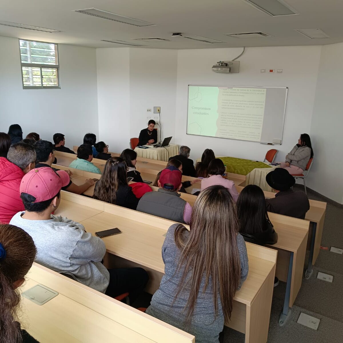 Inicio - Universidad de Ciencias Aplicadas y Ambientales U.D.C.A